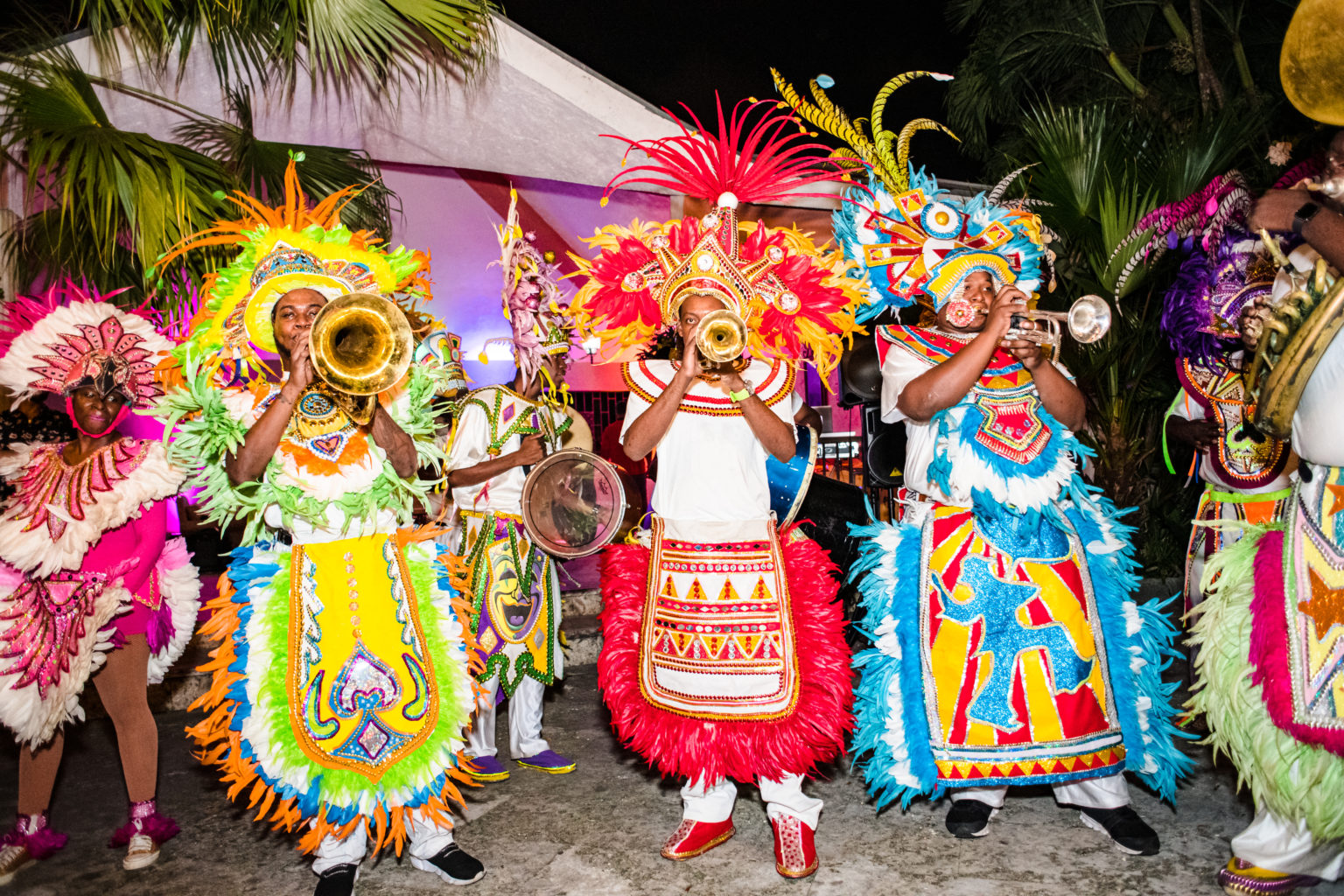 Entertaining Guests at Your Bahamas Wedding | 10 Ways to WOW Guests